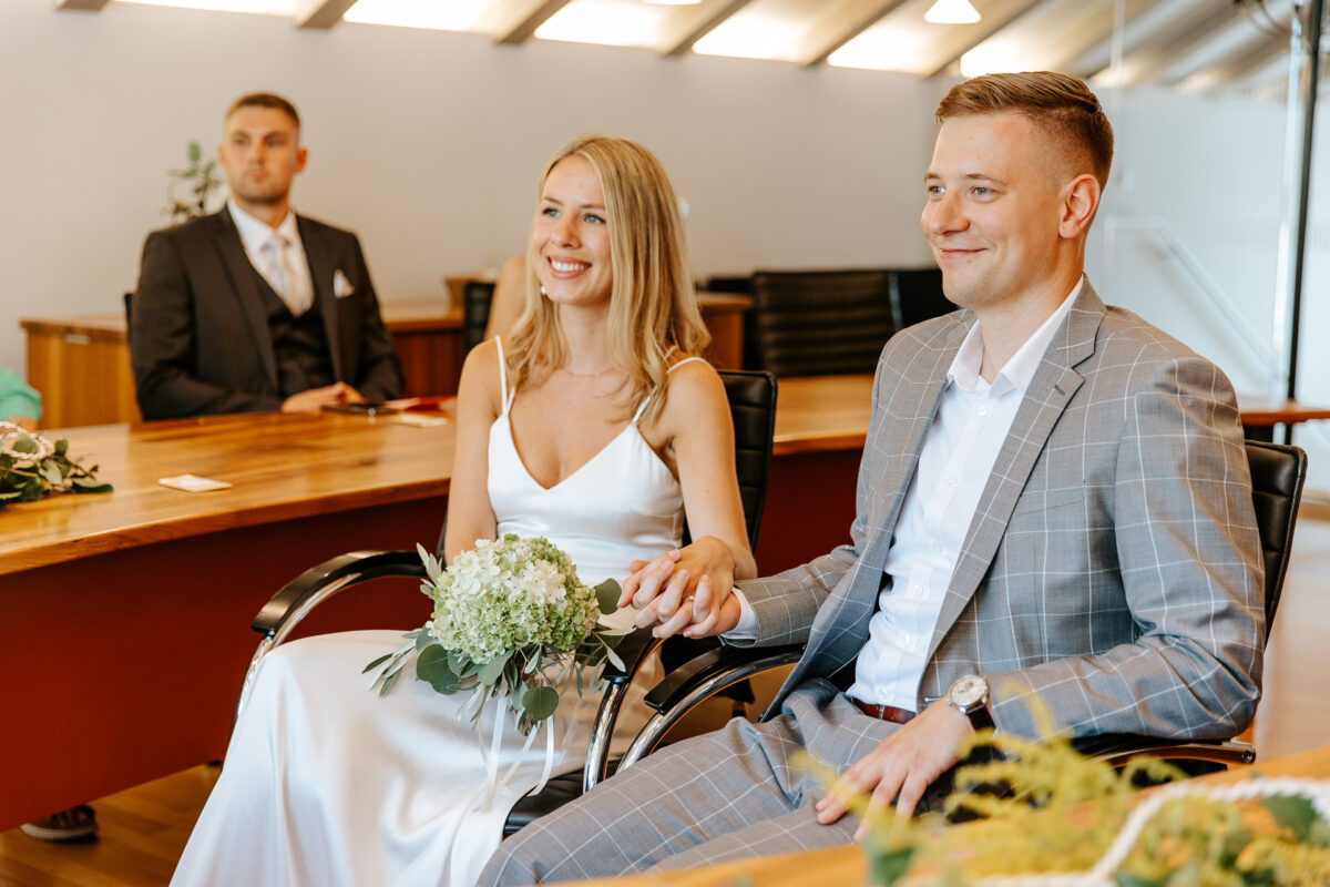 Laura und Adam - Max Bader